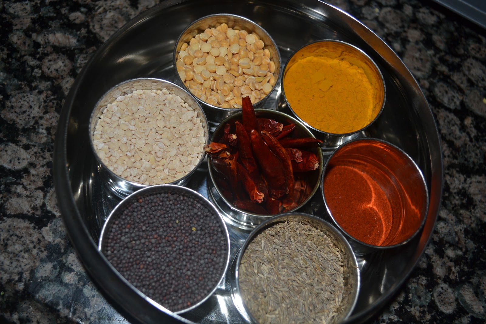 Indian Cooking: Popula pette (Tadka box)