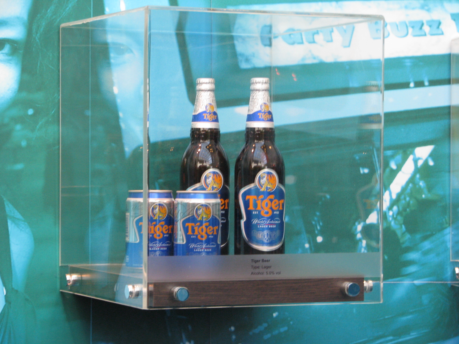Waking Up Famous: Asia Pacific Brewery Tiger Beer Tour!