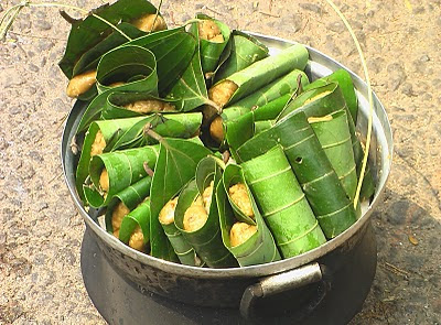 Attukalpongala: Making therali appam