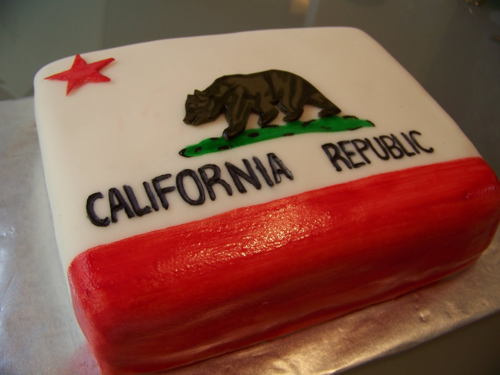 is this thing on?: A Stately Graduation Cake