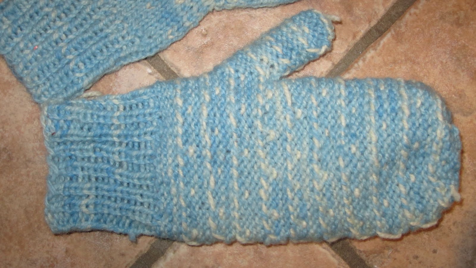 Spinnakees' Farm: Old Fashion Mittens