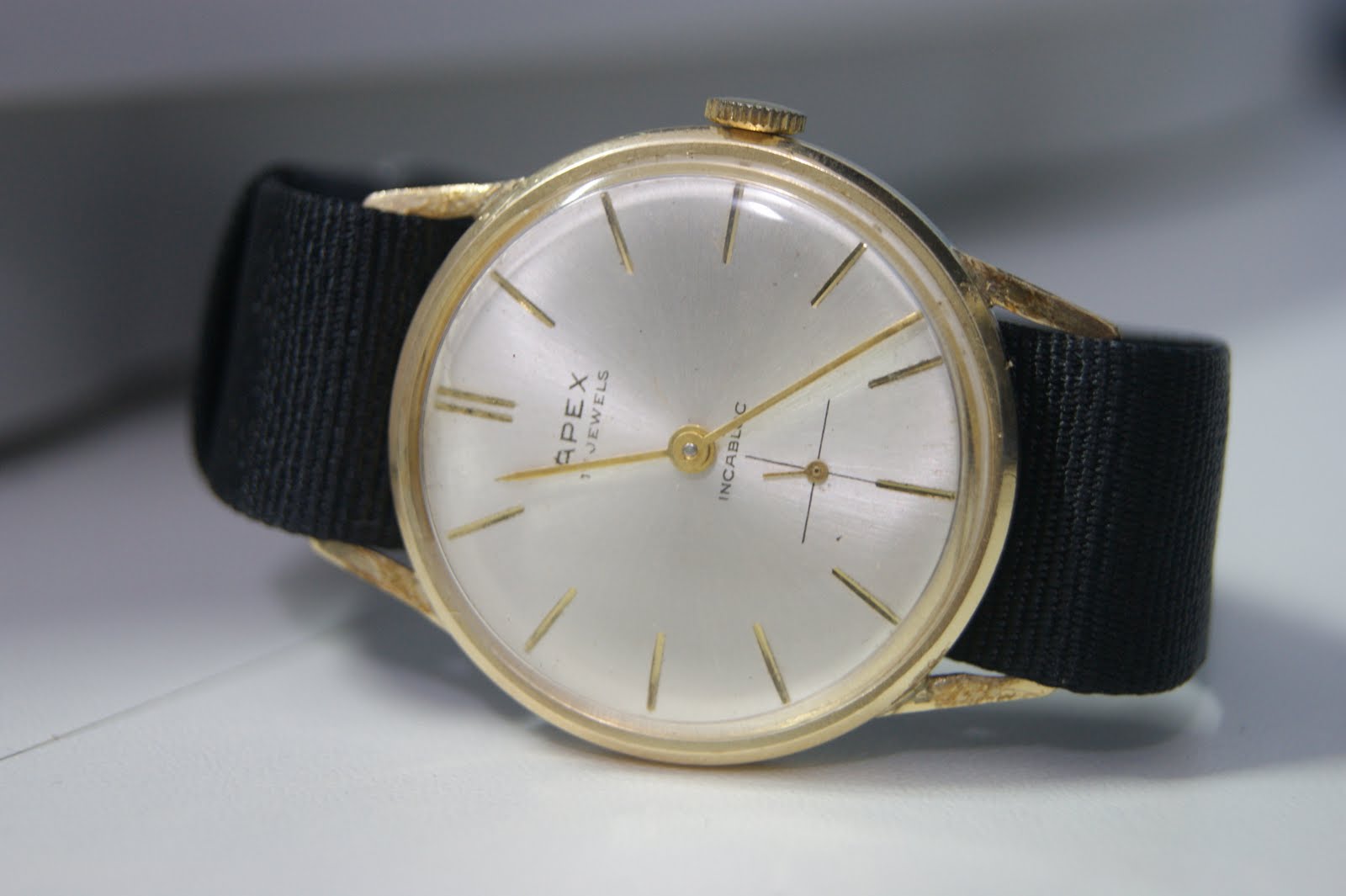 fobs76 - Vintage Wristwatches & Timepieces: Apex gold watch