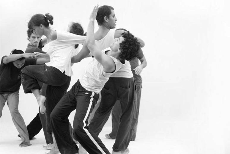 Noticias e información sobre Espacio Curtidores de Teatro: Flying Low y ...