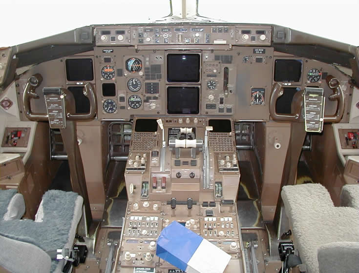 trans indonesia: Cockpit Pesawat