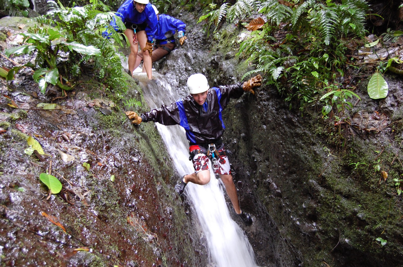 CRRTravel.com: Canyoneering Costa Rica