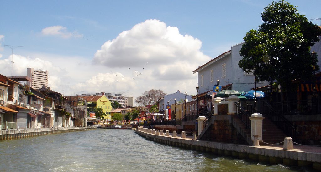 BKSEMPOI: Bukan di Malaysia tapi memang di Malaysia (part1)