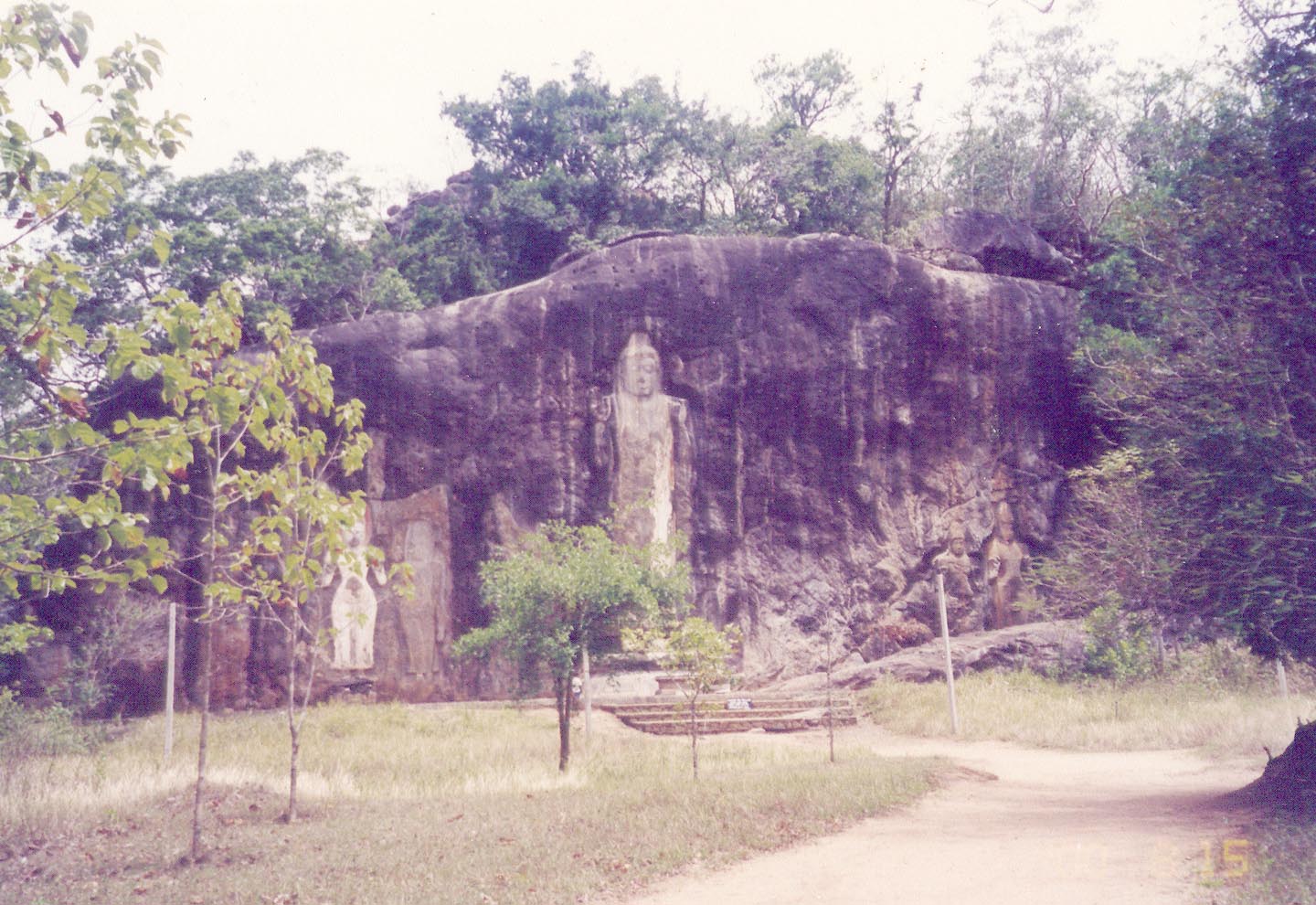 Images of Sri Lanka on blogspot.com: Buduruwagala, Wellawaya, Sri Lanka.