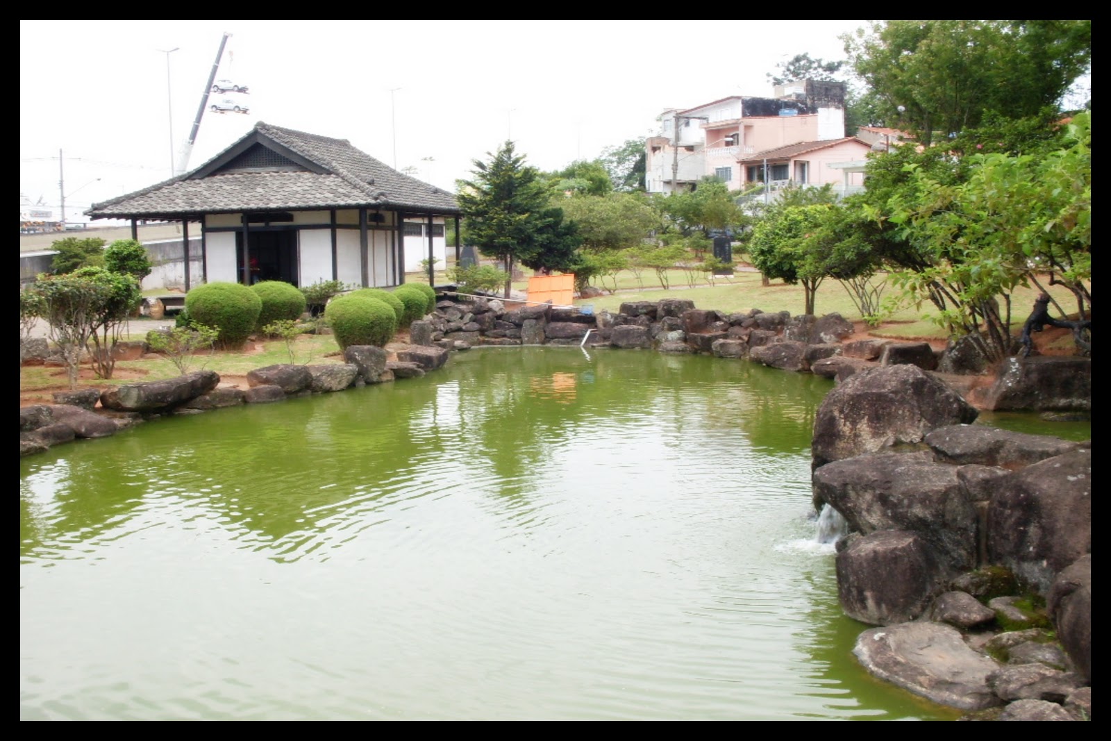 E lá vamos nós...: Praça da Amizade - Cotia