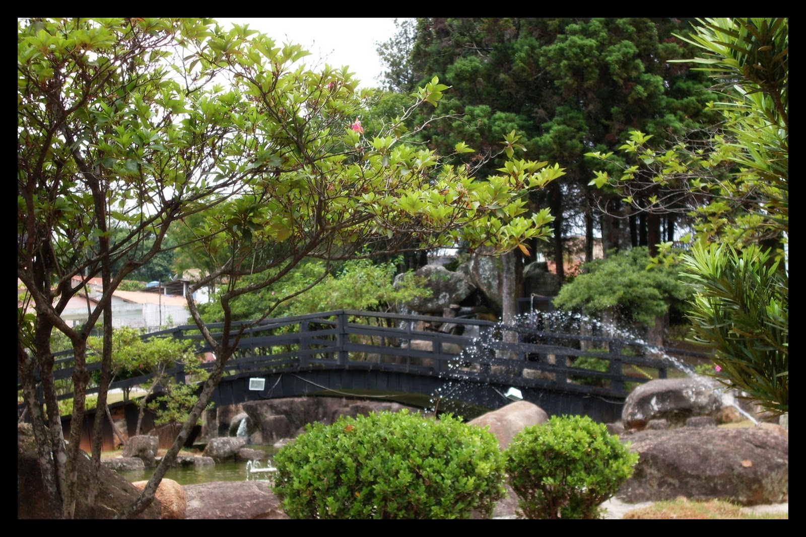 E lá vamos nós...: Praça da Amizade - Cotia