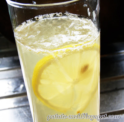 Pot@to_M£L: Mel's Lemonade!