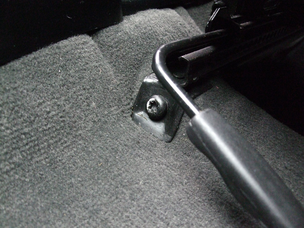 How to Remove MG ZR / Rover 25 Seats