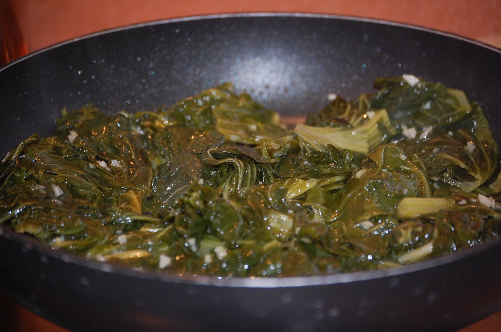 Os Petiscos da Leonor: Couve Portuguesa Salteada em Azeite e Alho