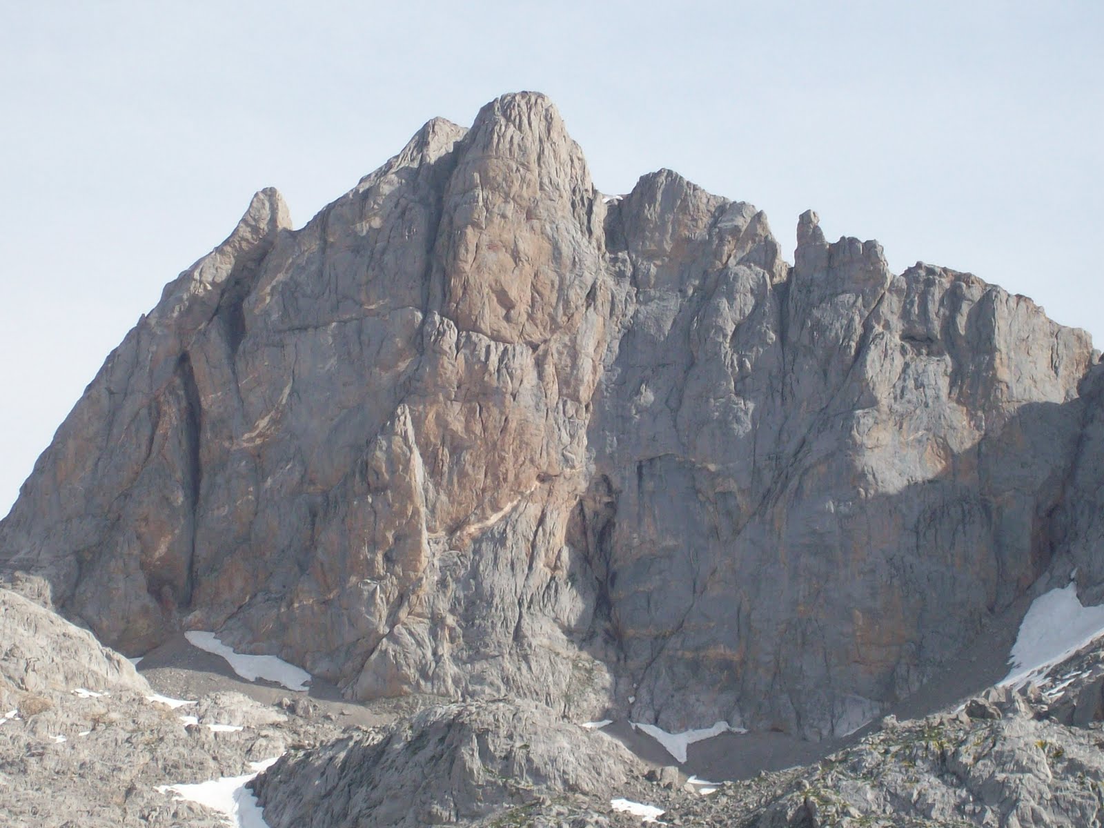 Canales and Company: Madejuno- Tiro Llago