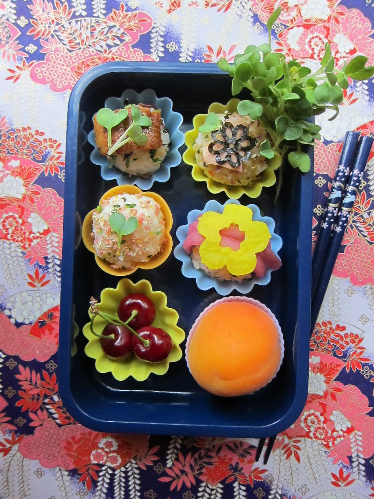 Bentobird: mini musubi bento