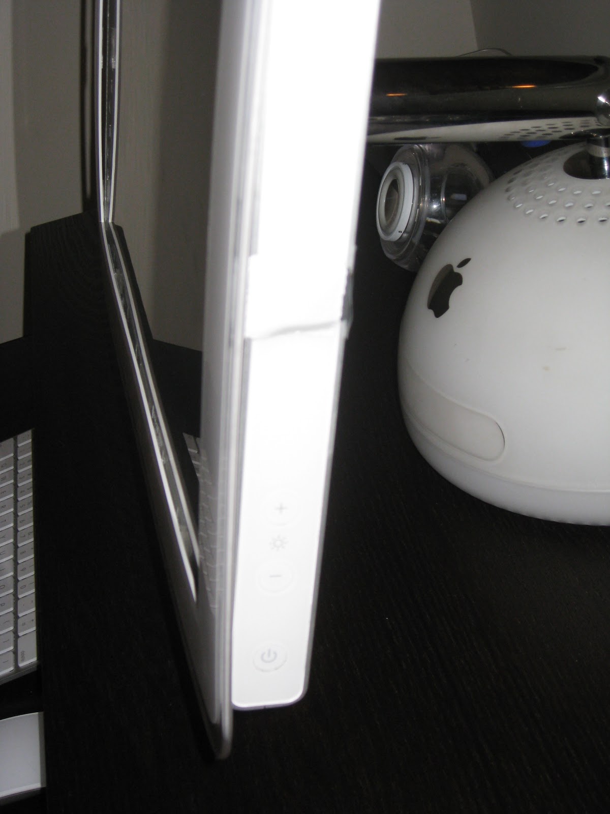 Dremel Junkie: Completed Mod - The 20" iMac G4 / Apple Cinema Display ...
