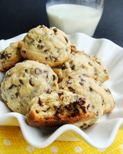 Chocolate dust: Chocolate chip cookies