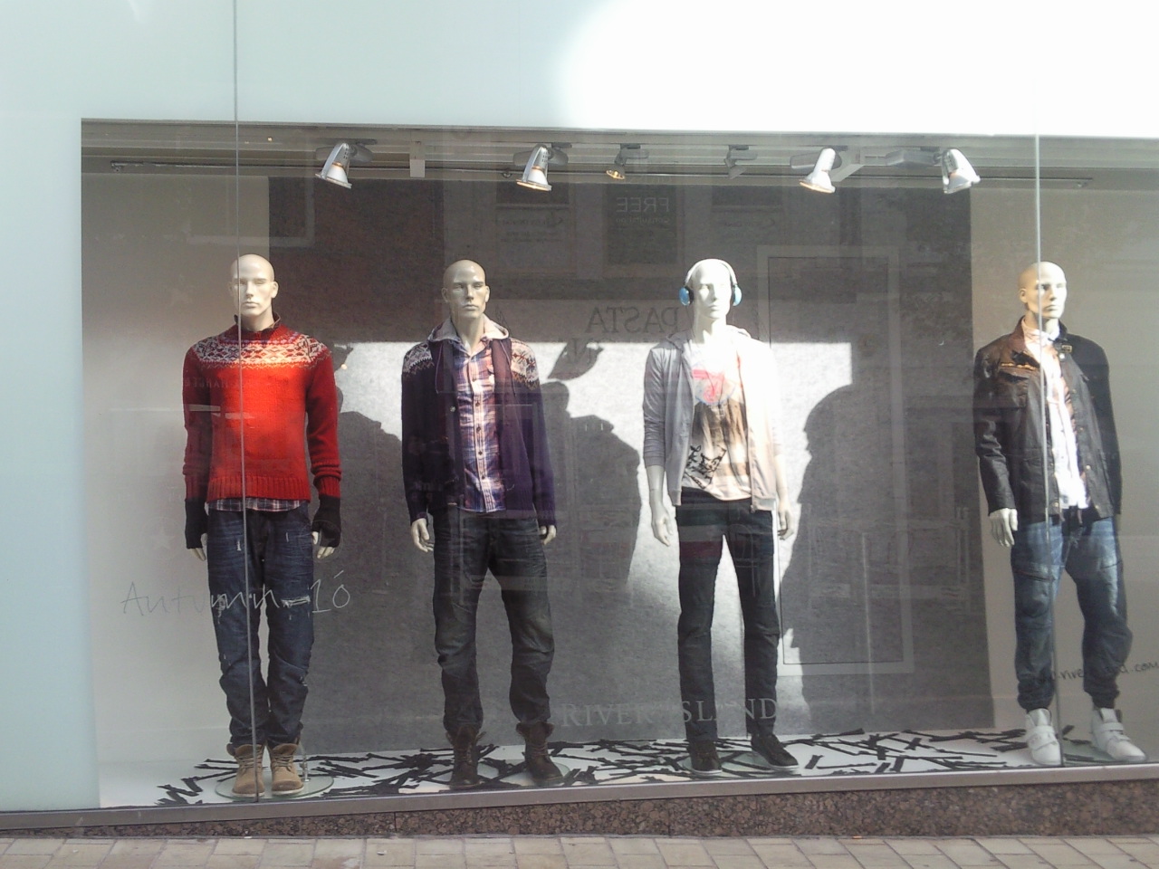 sunny fashion: Window display