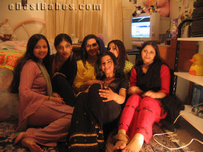 Bridal Wear: Pakistani Girls Group Picture