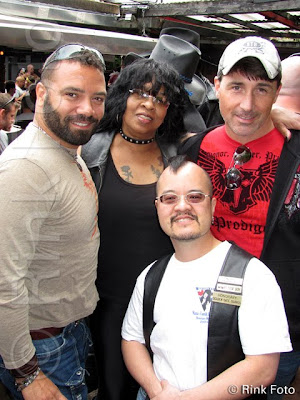 Rink Foto: A Special Mama’s Day Benefit at the Eagle Tavern