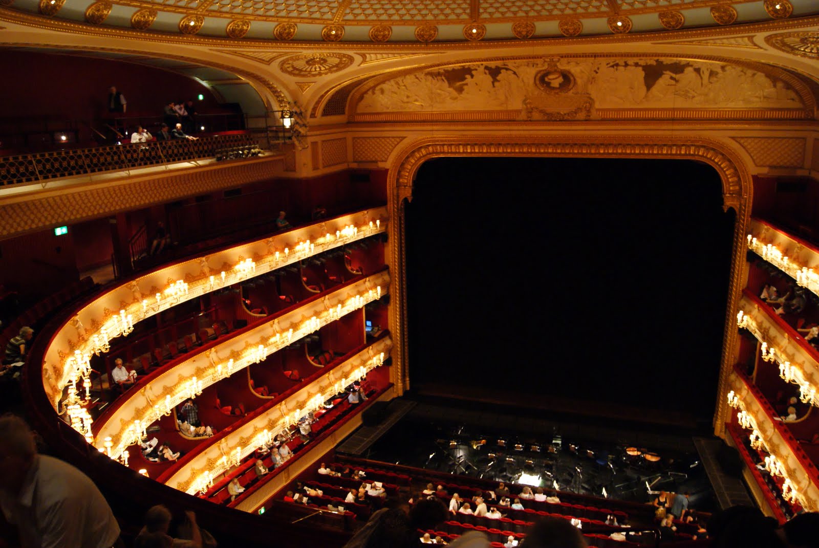 Under the Cherry Tree: Royal Opera House/ ロイヤル・オペラ・ハウス