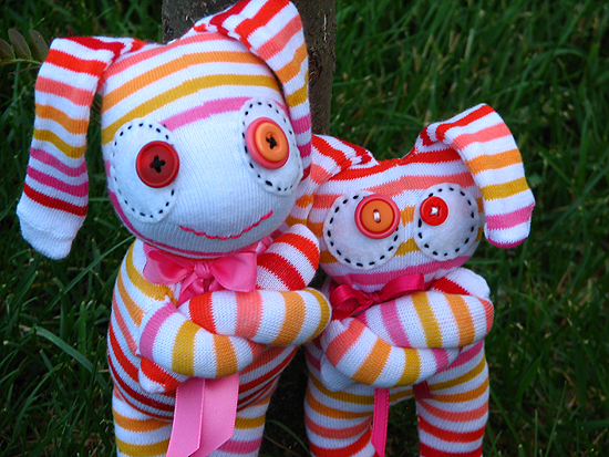 MandeeFranee Designs: Sock Monsters anyone?