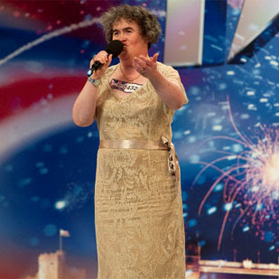 De Todo: Susan Boyle Tiene Nuevo Look (Fotos antes y despues)