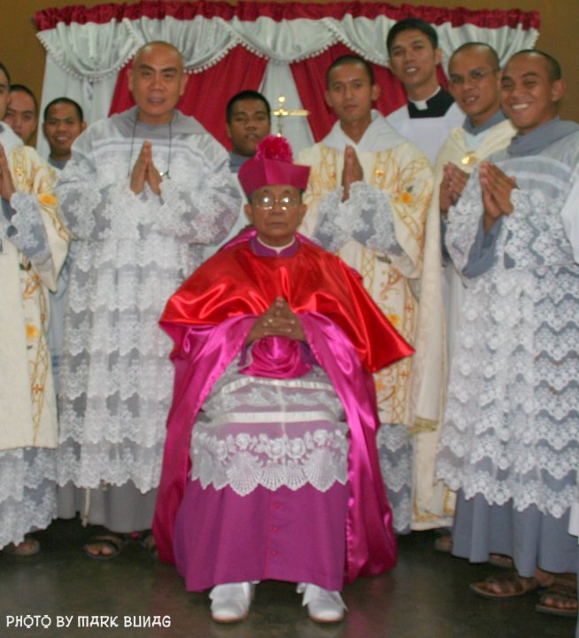 RORATE CÆLI: First Solemn Pontifical Mass by a ruling Filipino bishop ...