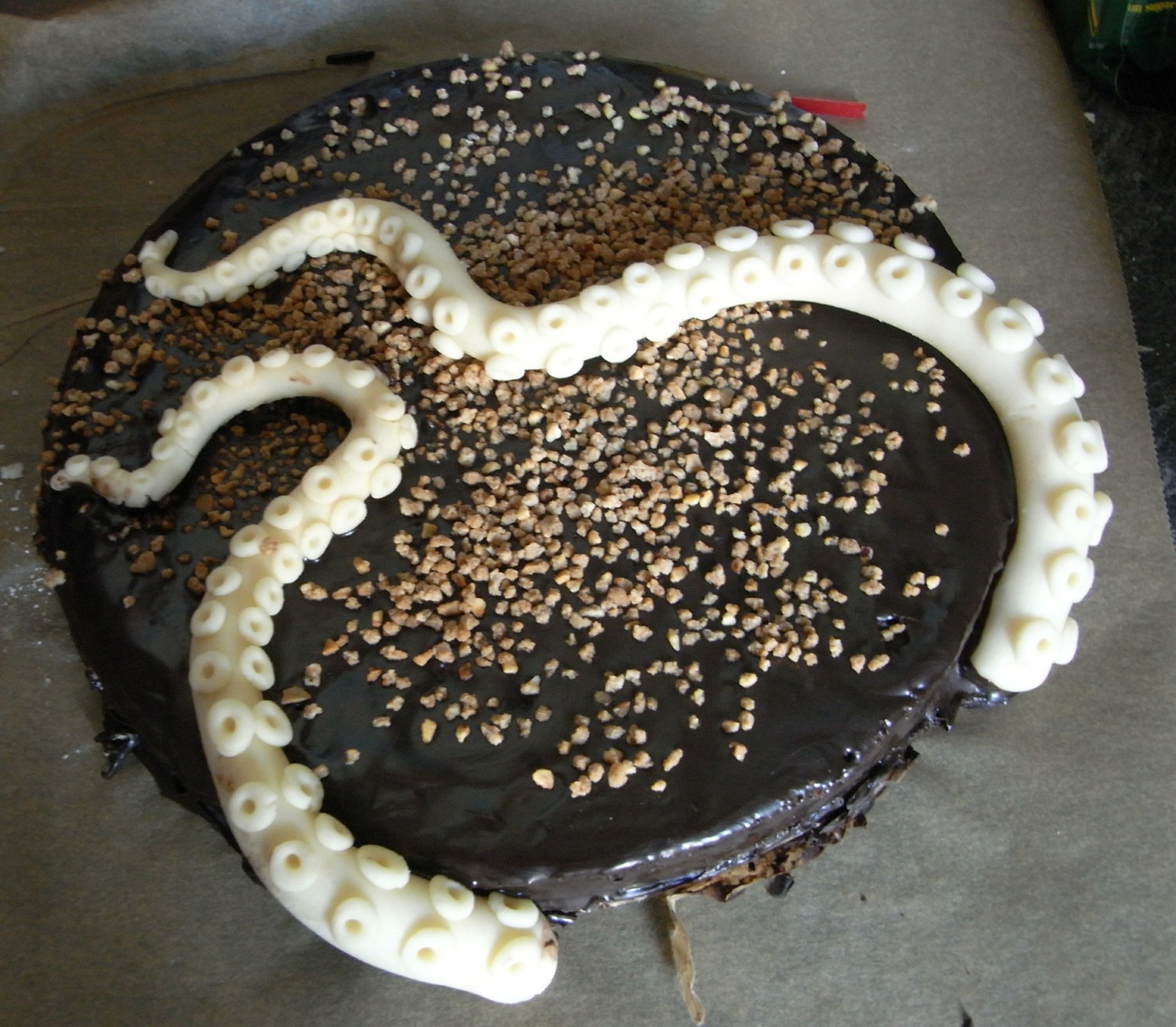 saraccino: Tentacle cake :)