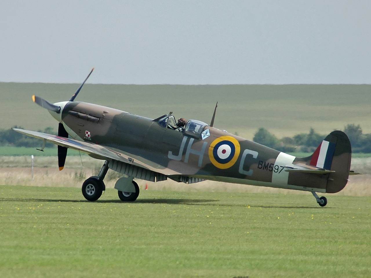 Supermarine Spitfire: Photography research