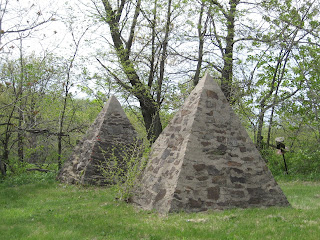 Raising Iowans: Pyramids .... in Iowa?????