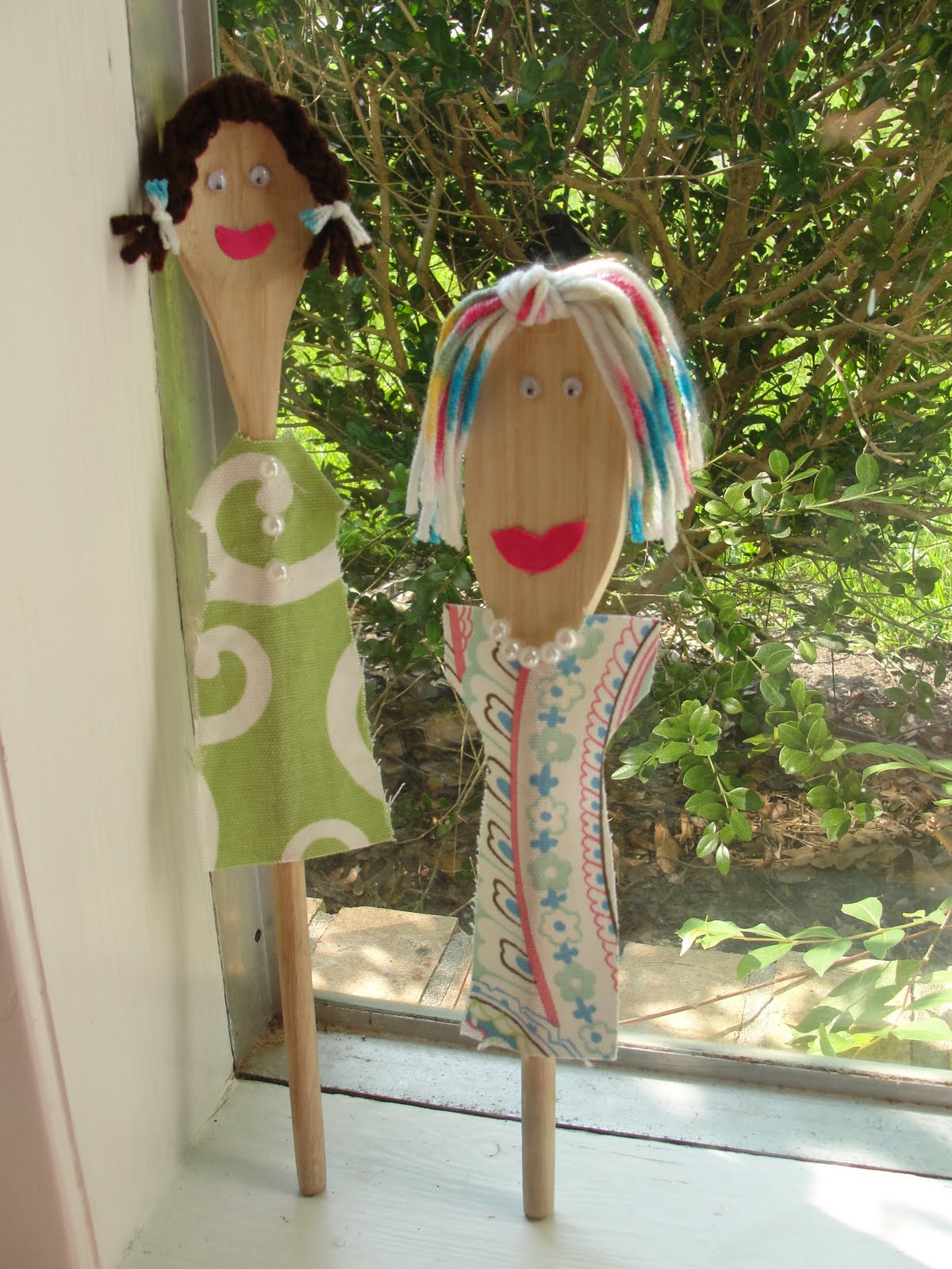 Imperfectly Beautiful: Wooden Spoon Puppets