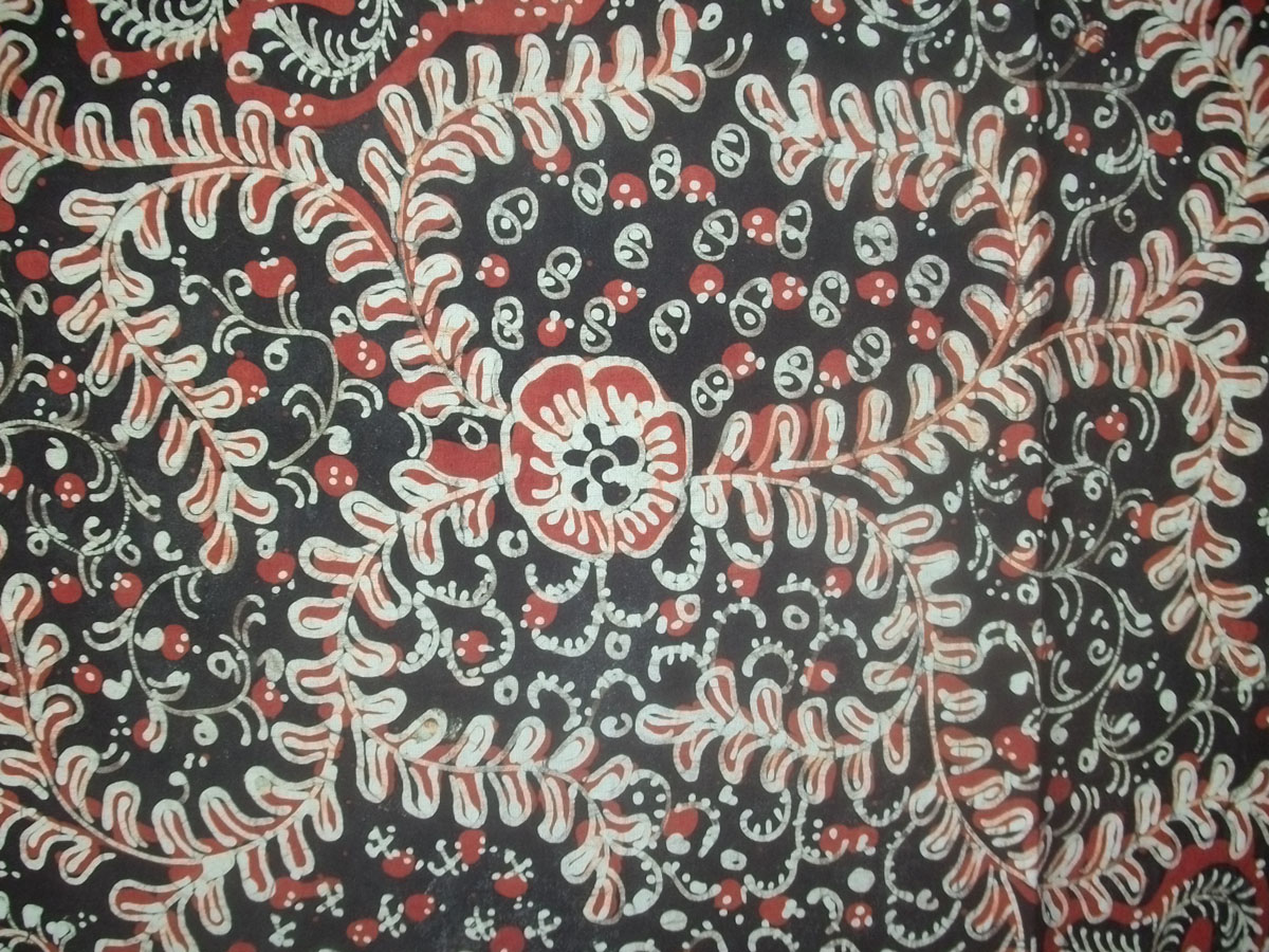 Batik Tulis Lasem: Red Sekar Jagad Aseman