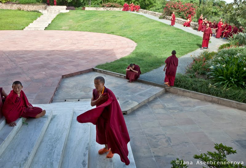 Picturing Asia: Pullahari Monastery