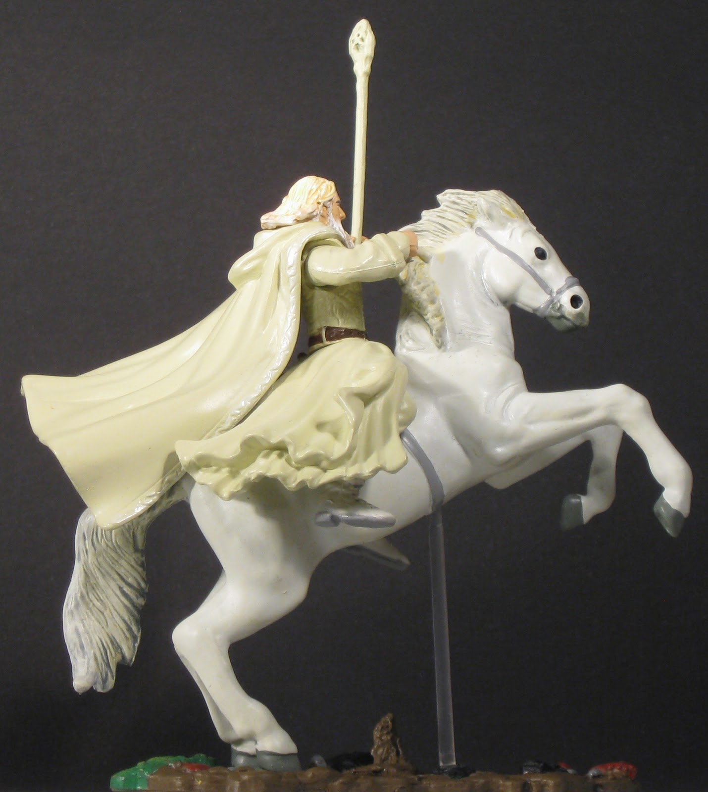 Toys and Stuff: AOME LOTR -Gandalf on Shadowfax