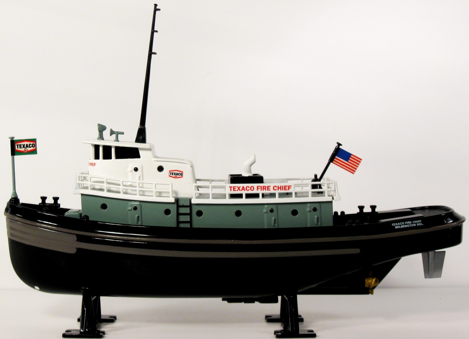 Toys and Stuff: Ertl Texaco 'Fire Chief' Tugboat
