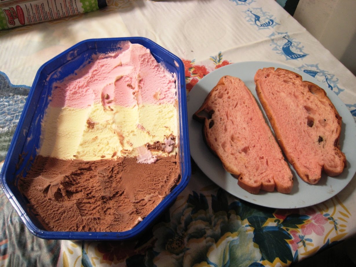 All About Mie: Neapolitan Ice Cream Sandwich