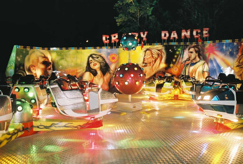 Mundo dos Parques: Crazy Dance