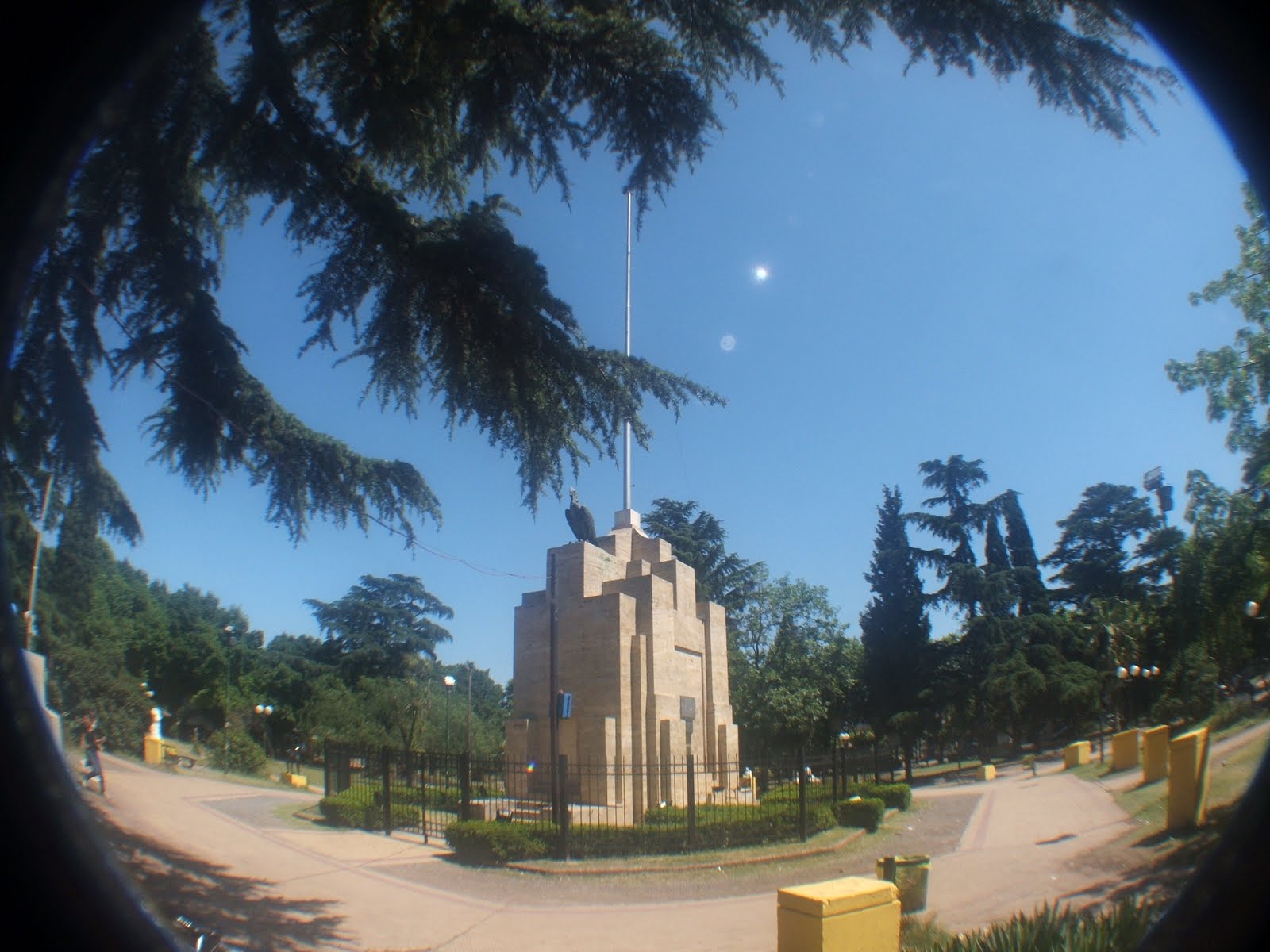 Fotos panorámicas de Claypole: Burzaco - Monumento a la bandera