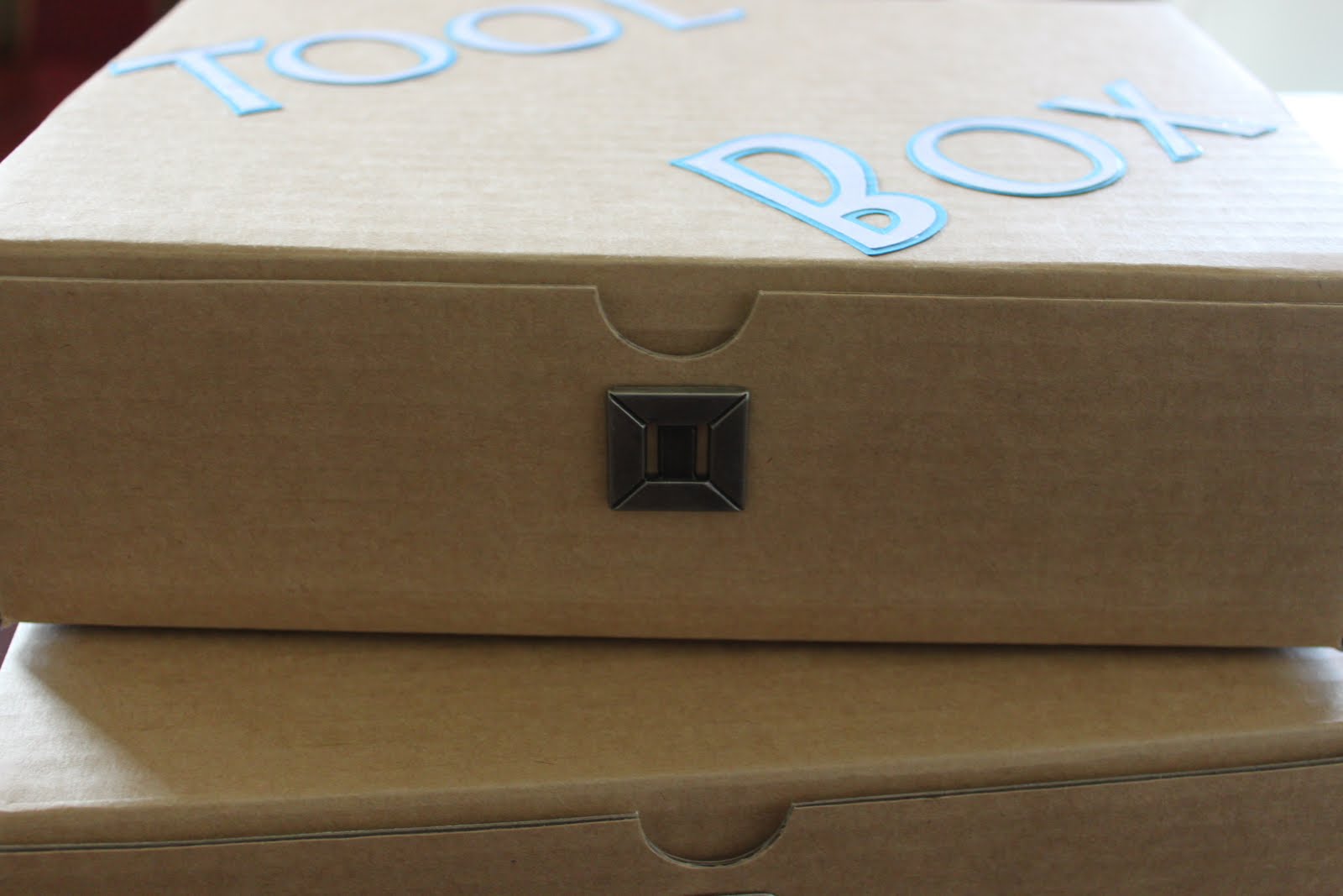 I Got the Notion: 23 Cardboard Boxes Turned Into Tool Boxes