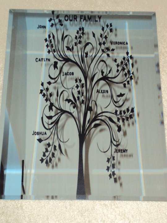 Veronica's Cricut Creations: Family Tree Vinyl Project