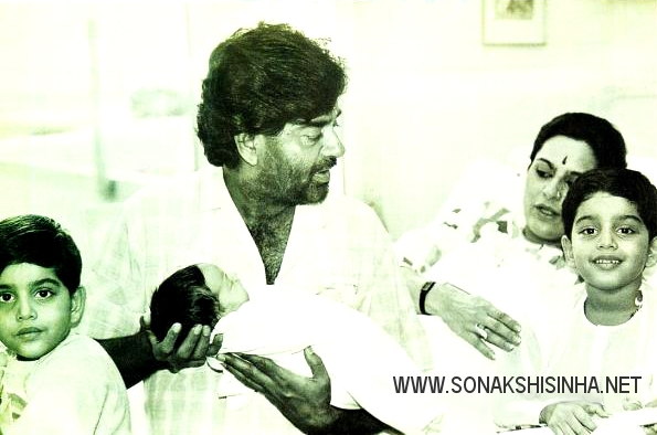 Sonakshi Sinha Wallpapers Videos Movies: BABY PICTURE WITH FAMILY