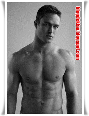 BLOG DE KLAU: TAYLOR KINNEY, O BUNITO DE "TRAUMA" E "VAMPIRE DIARIES"