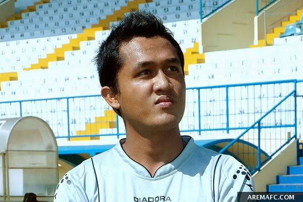 INDONESIAN SOCCER PLAYERS: AJI SAKA