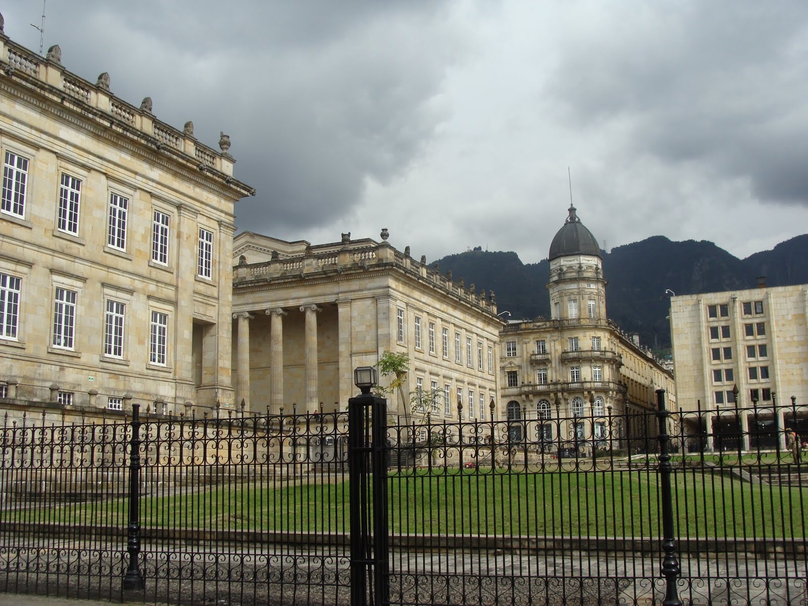 I'm in Ecuador: Colombia