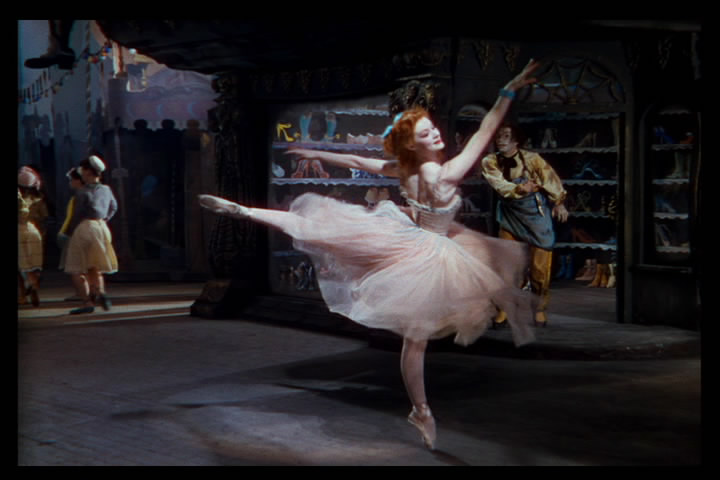 Dizzily Dreaming: The Red Shoes (1948) - Analysis and Ballet *image heavy*