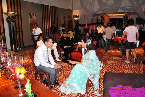 pareshshah: Salman Khan and Asin in ‘Ready’ Movie Stills Wallpapers