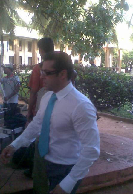 pareshshah: Salman Khan and Asin in ‘Ready’ Movie Stills Wallpapers