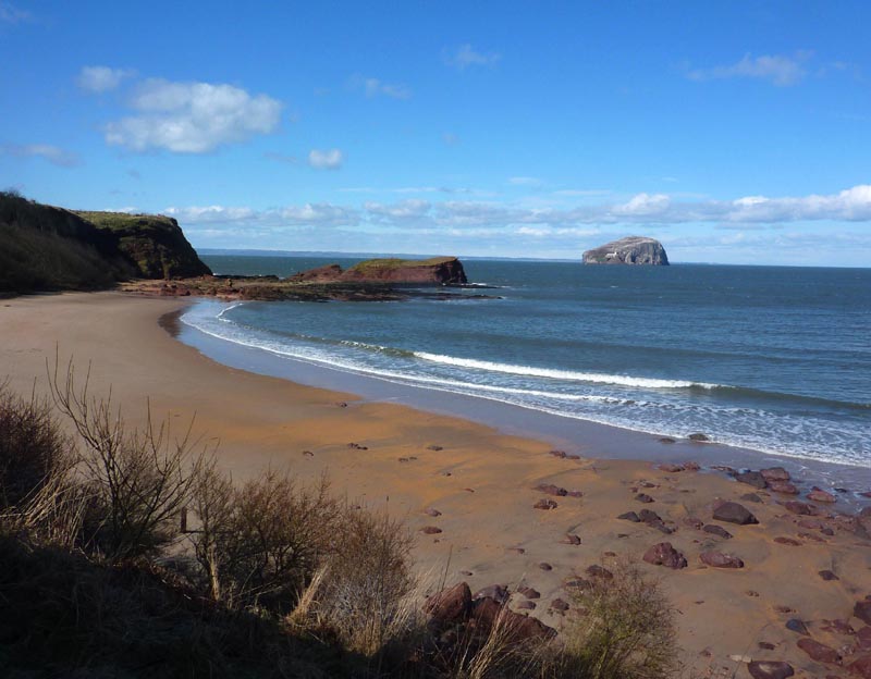 Alex and Bob`s Blue Sky Scotland: Seacliff Beach.A Gallery.