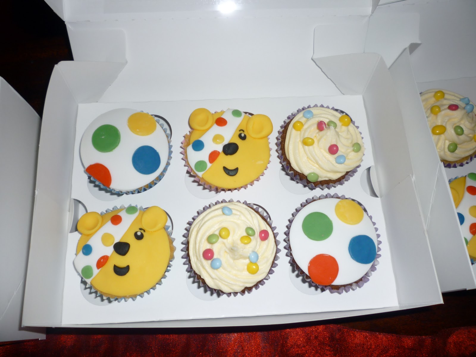Sweetart and Scraps: Pudsey Bear Cupcakes