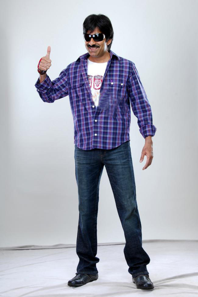 Ravi teja First look from Don Seenu Movie